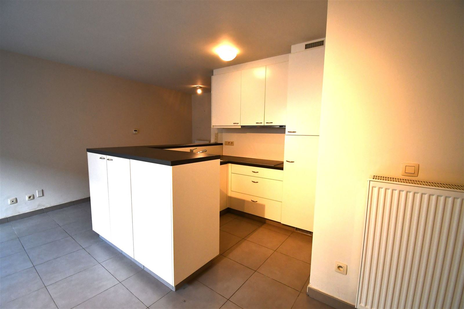 Handelspand / kantoorruimte met terras te koop te SINT-MARTENS-LENNIK ...