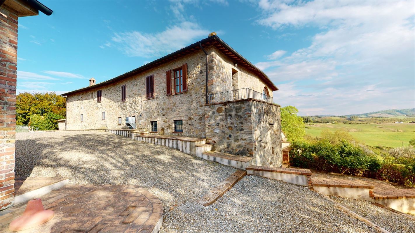 Maison de campagne panoramique Belvedere avec dépendances dans une ...