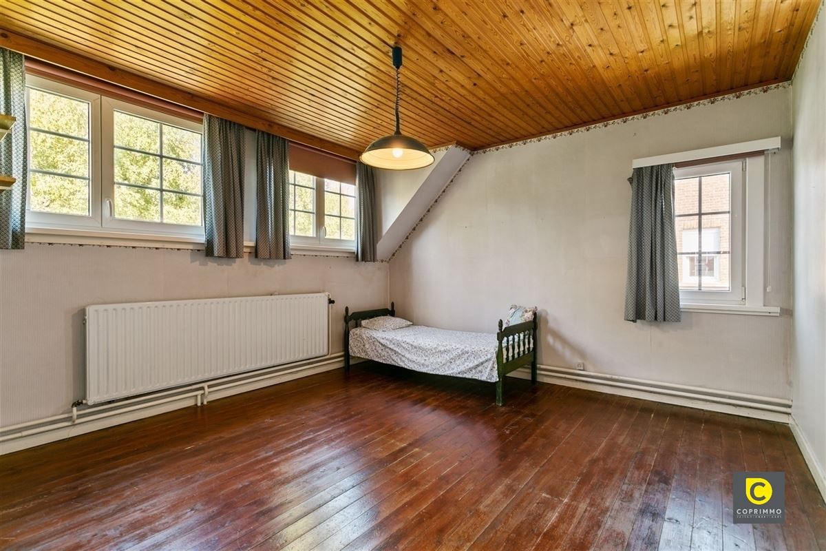 villa met tal van mogelijkheden te koop te AARTSELAAR (2630)